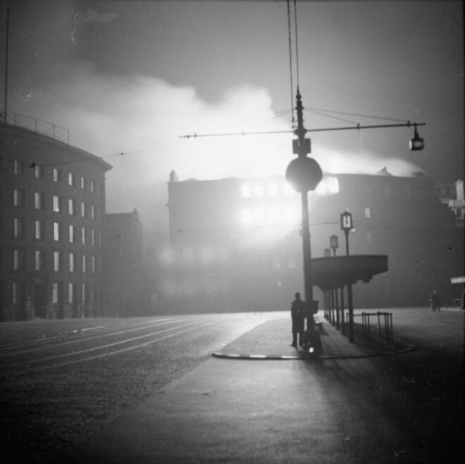 Christmas Blitz in Manchester 1940 | Wartime History | iNostalgia
